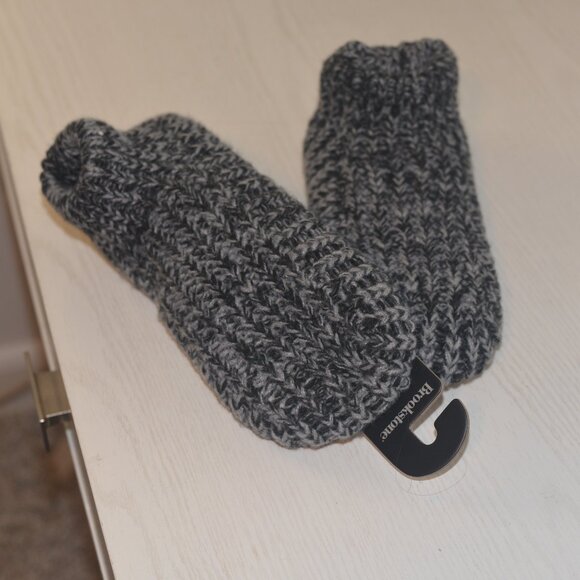 Brookstone | Shoes | Nwt Brookstone Fuzzy Slippers | Poshmark